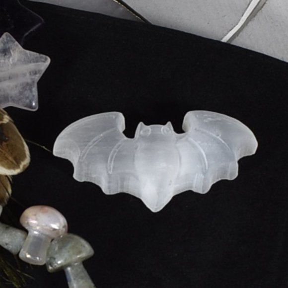 Crystals, Gemstone, Bat, Wiccan, Statue, Halloween | Accents | Selenite ...